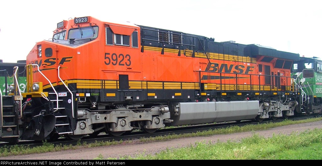 BNSF 5923